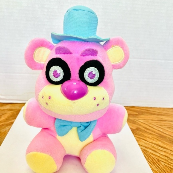 Funko | Toys | Funko Five Nights At Freddys Spring Colorway Freddy 22 ...